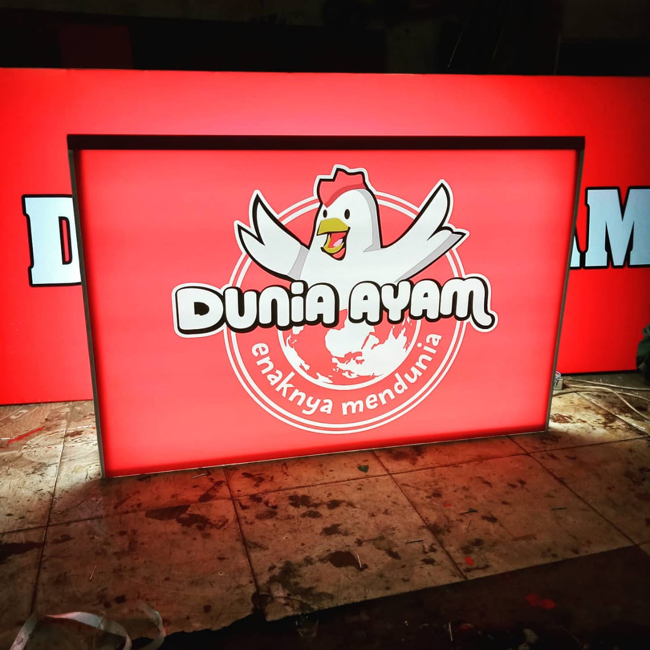Neon Box Proposional dan Profesional | PT Shanam Persada Indonesia